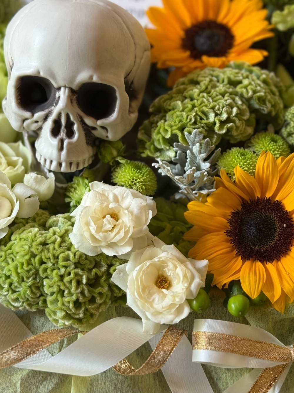 楽屋花 三越劇場 公演 [舞台｢異説・狂人日記｣] 山沖勇輝さん ご出演祝い花・楽屋花公演・出演祝い|Sakaseru