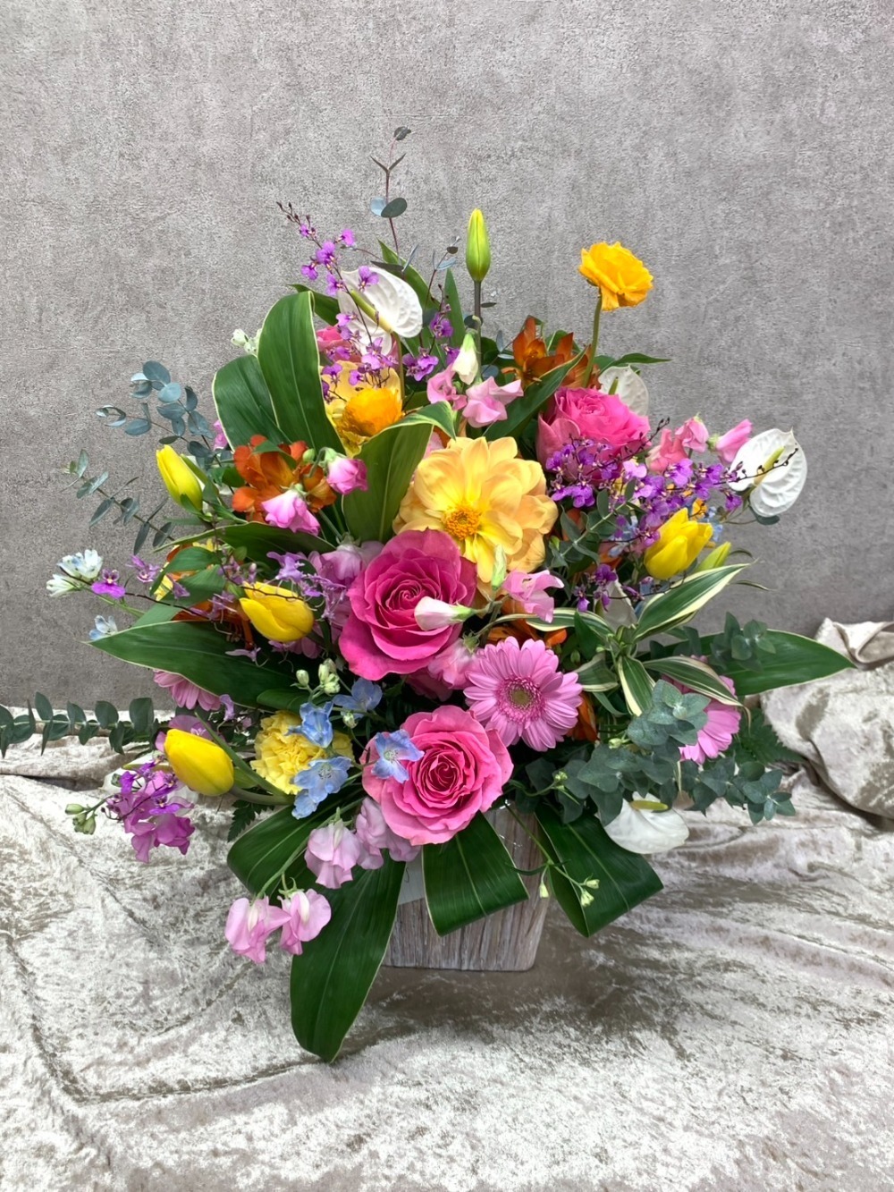 フラスタ Spotify O-WEST 公演 [Guiano 3rd ONE-MAN LIVE 「Save Me」] Guiano様 ご出演スタンド花公演・出演祝い|Sakaseru